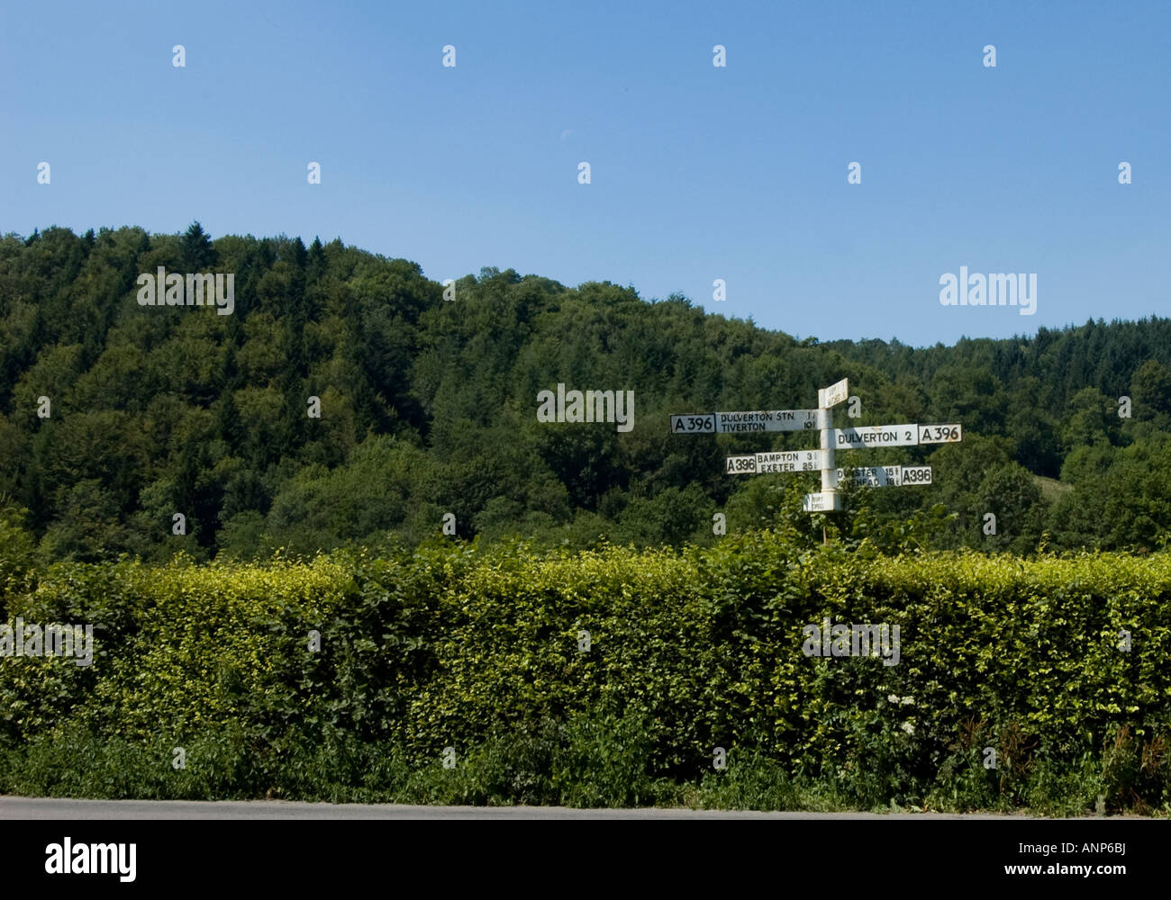 England country crossroads hi-res stock photography and images - Alamy