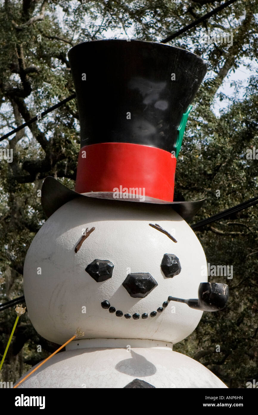 Giant snowman hi-res stock photography and images - Alamy