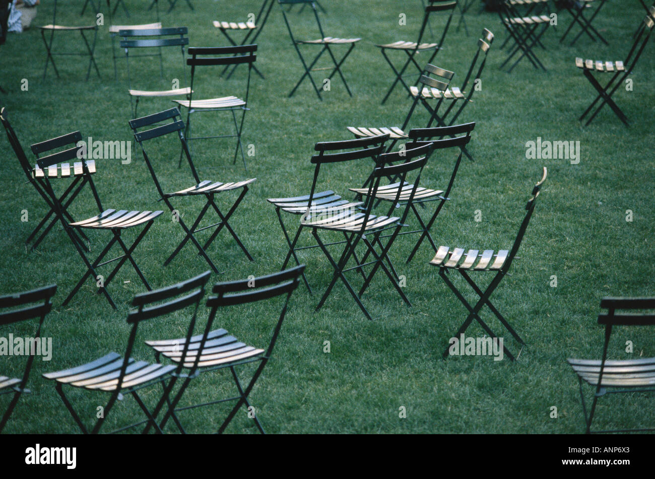 Large group of lawn chairs hi-res stock photography and images - Alamy