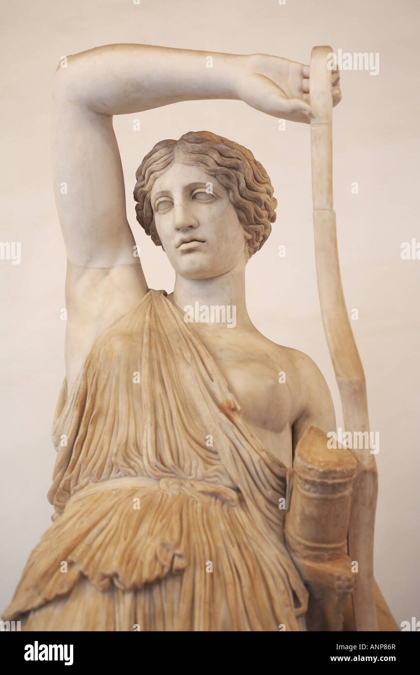 Statue of amazon female hi-res stock photography and images - Alamy