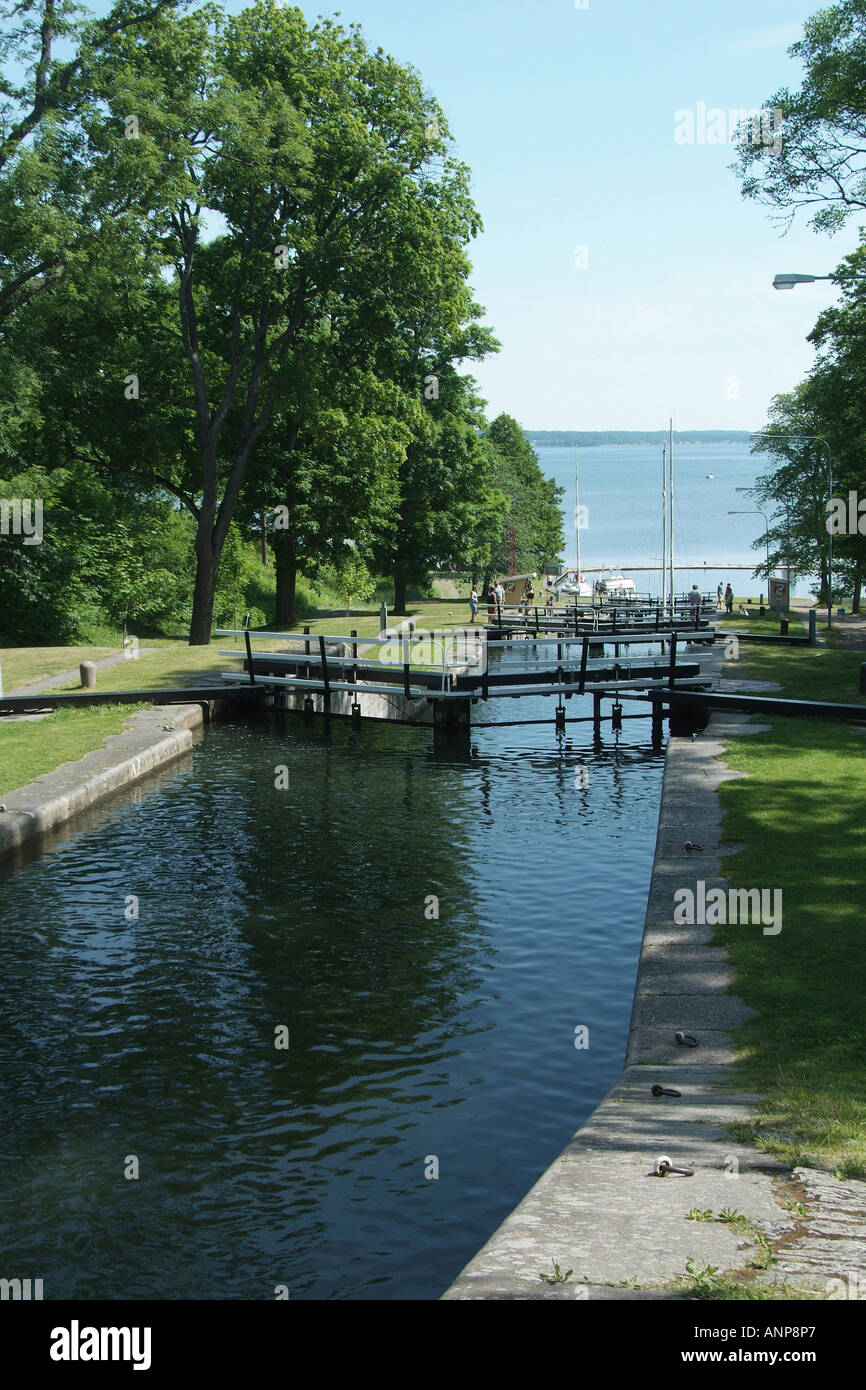 Lock gate canal vattern climb hi-res stock photography and images - Alamy