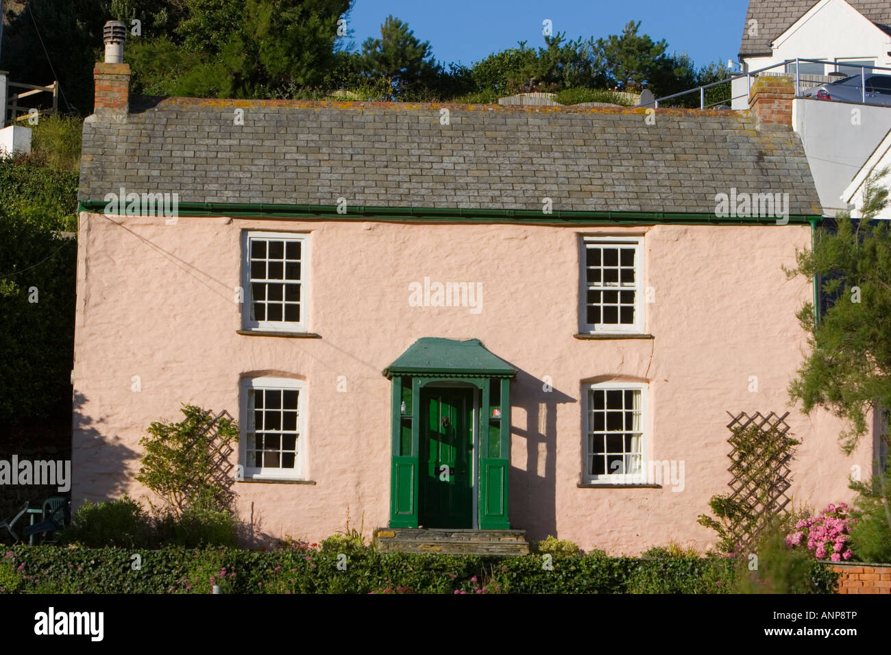 Hillside cottage cornwall hi-res stock photography and images - Alamy