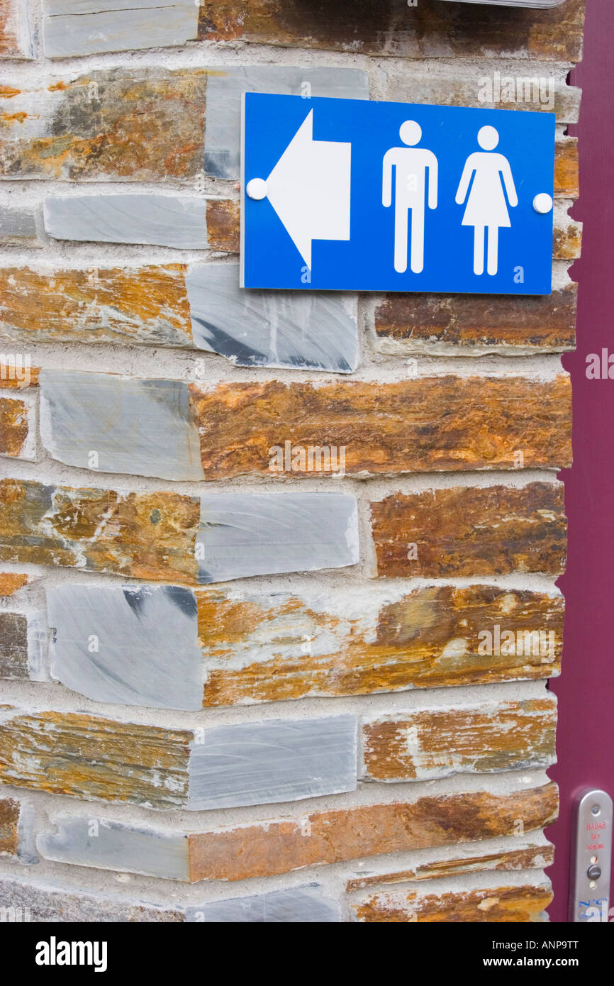 Ladies toilet sign arrow hi-res stock photography and images - Alamy