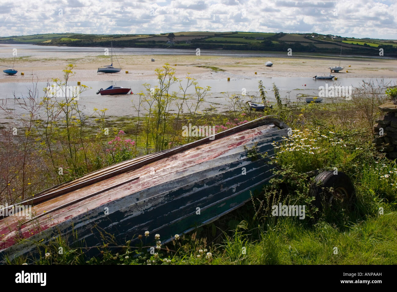 Upturned derelict boat hi-res stock photography and images - Alamy