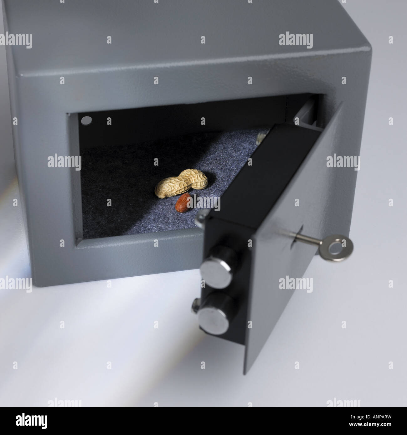 Bank vault empty hi-res stock photography and images - Alamy