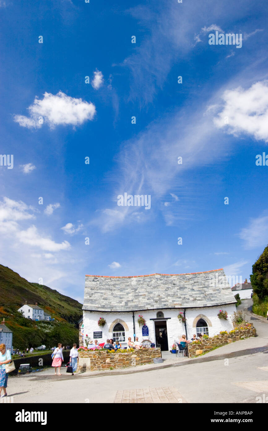 The Harbour Light tea shop in Boscastle Stock Photo - Alamy