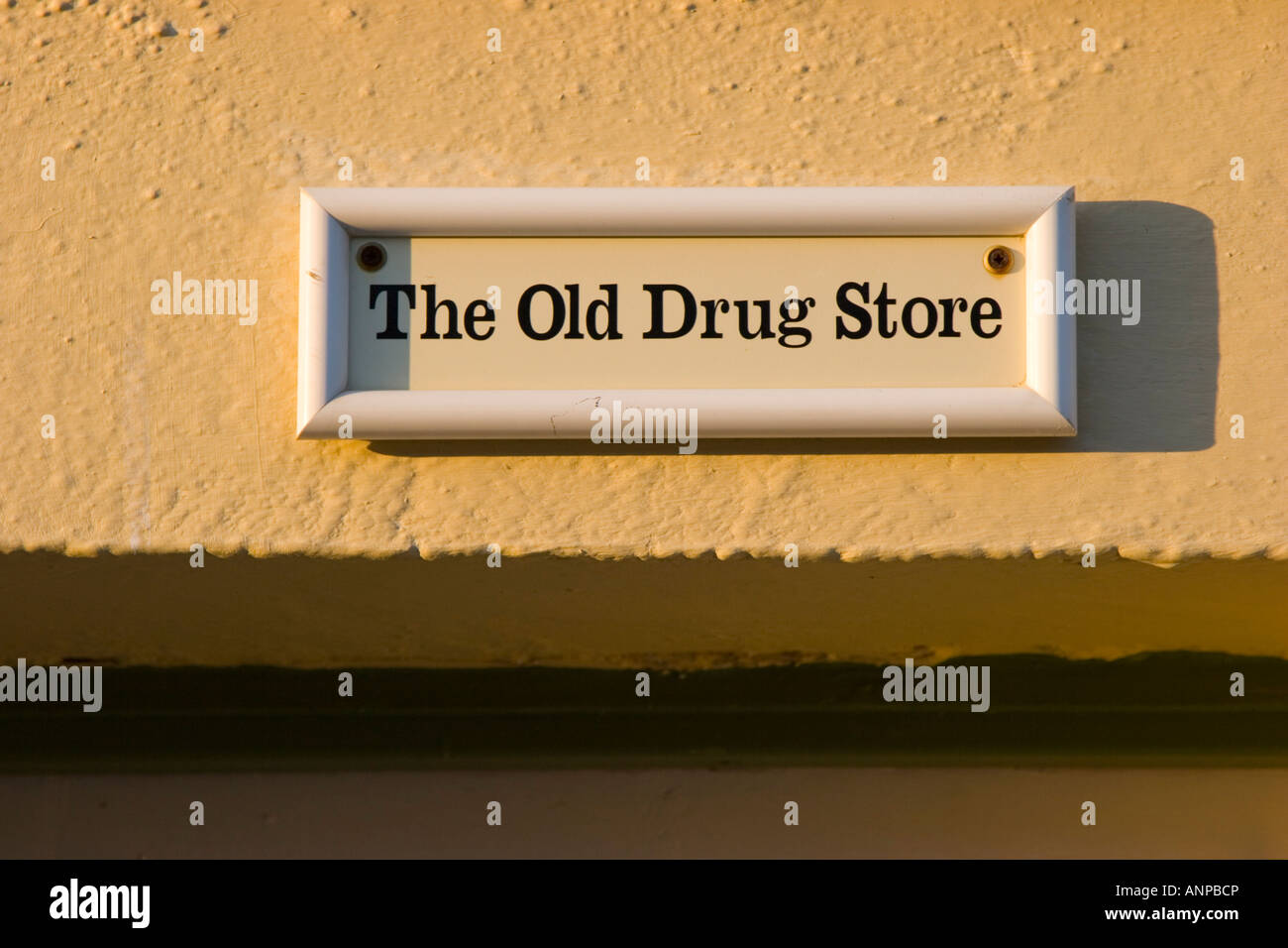 Drug store signs hi-res stock photography and images - Alamy