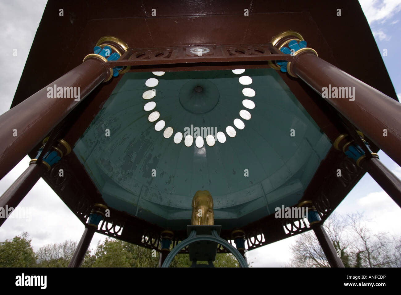 The covered Maharaja s Well in the vilage of Stoke Row Stock Photo - Alamy