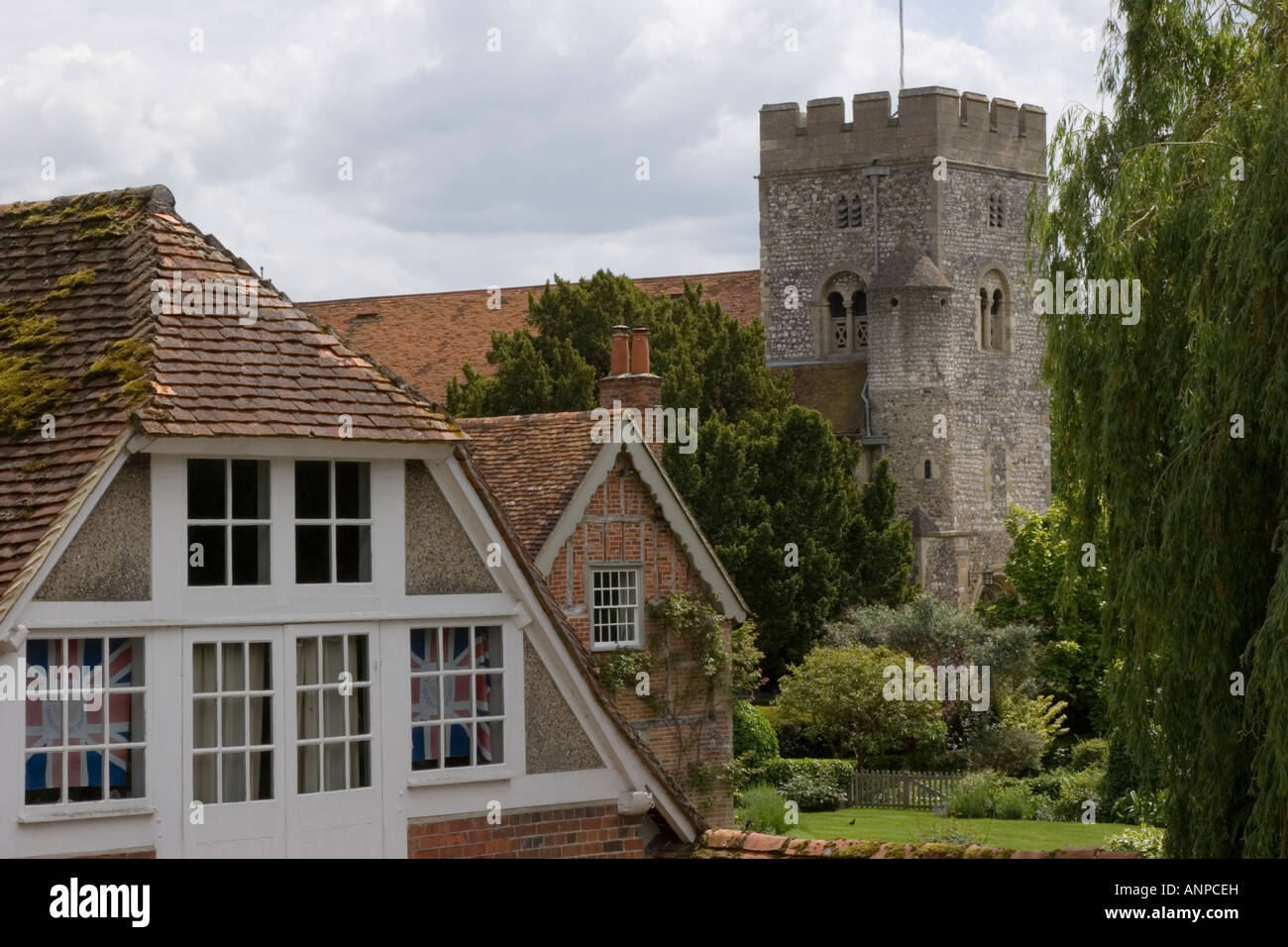 England oxfordshire goring on thames church hi-res stock photography ...