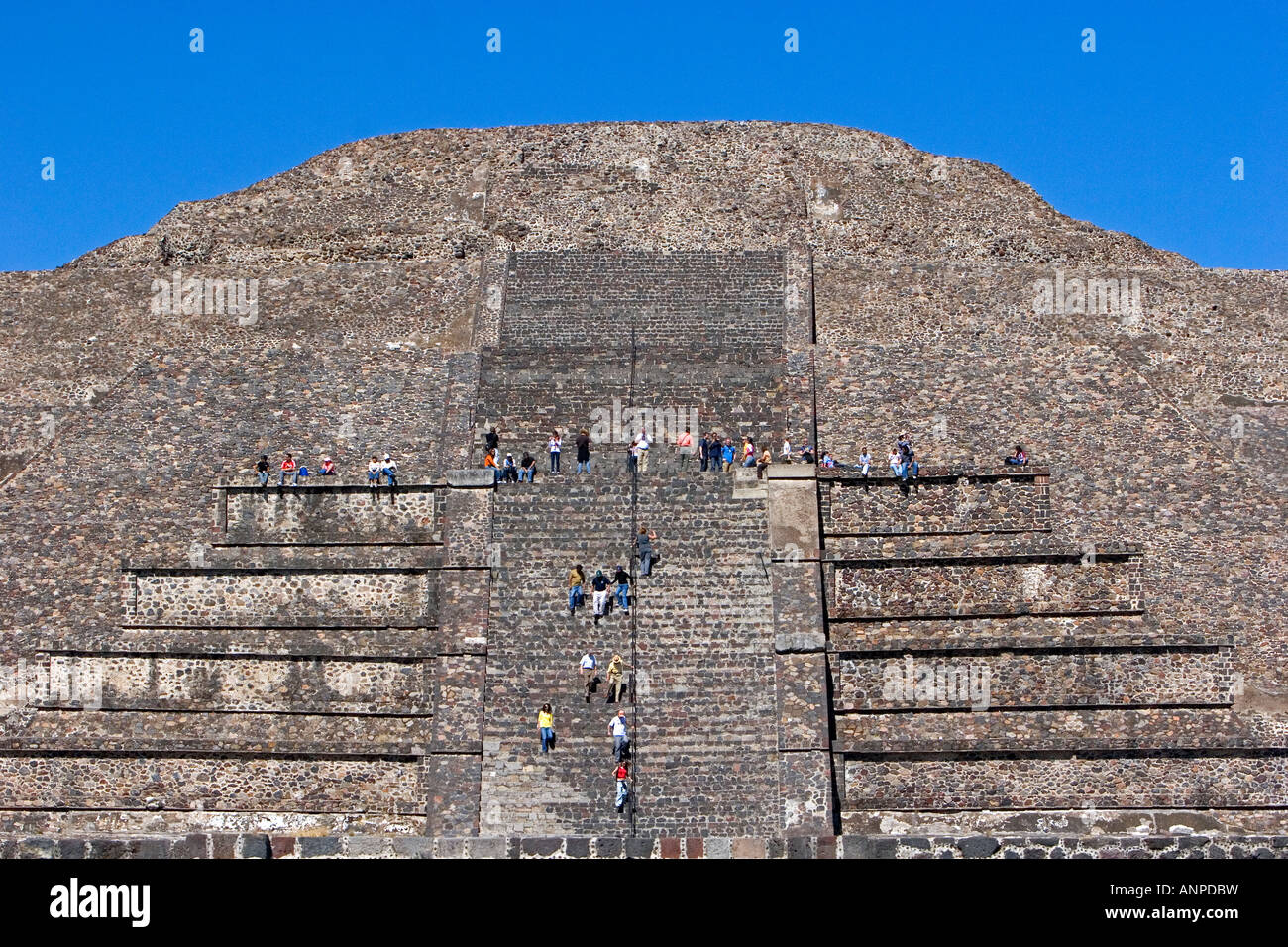 Mayan pyramid steps down hi-res stock photography and images - Alamy