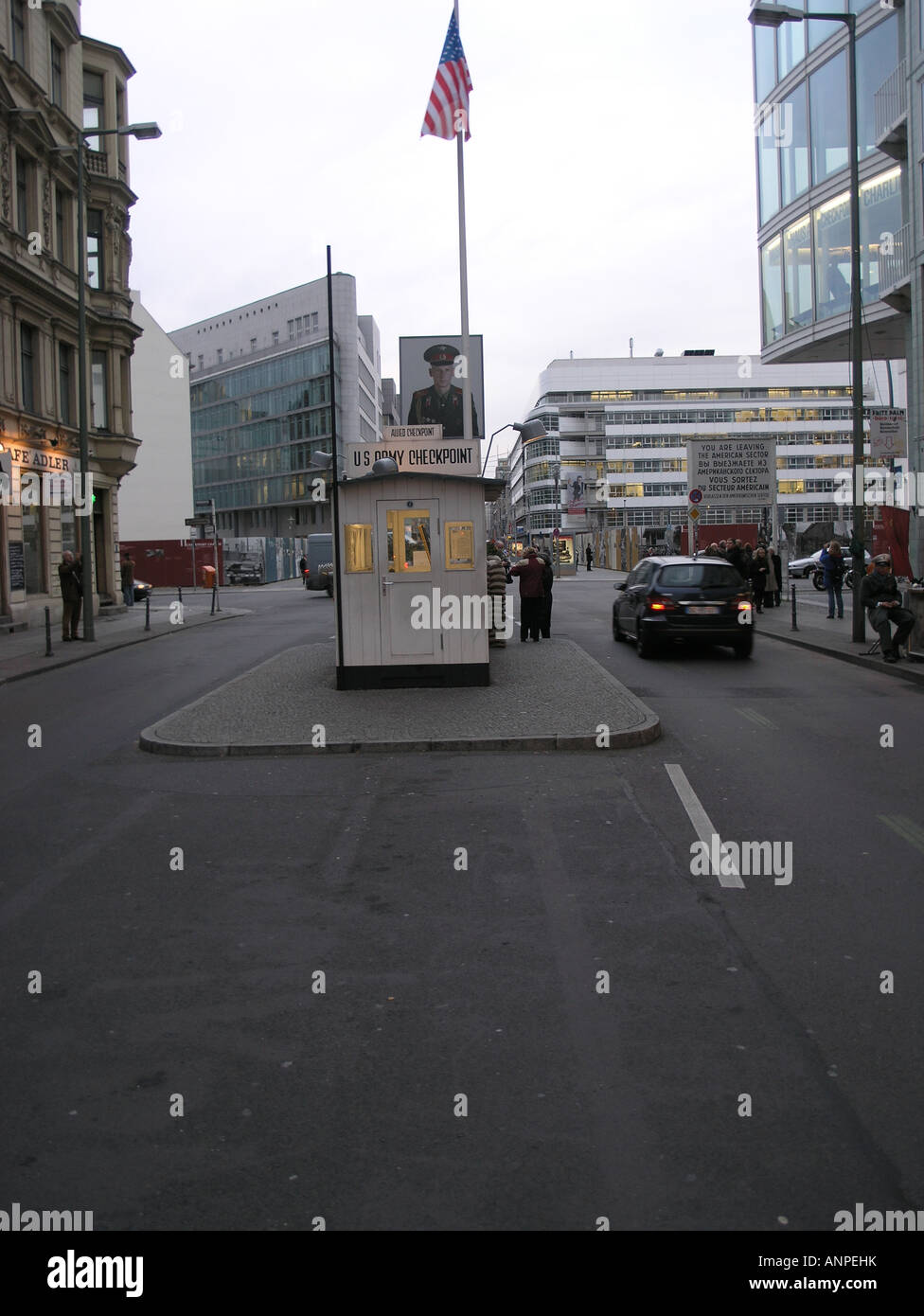 Checkpoint Charlie at the Berlin Wall Stock Photo - Alamy