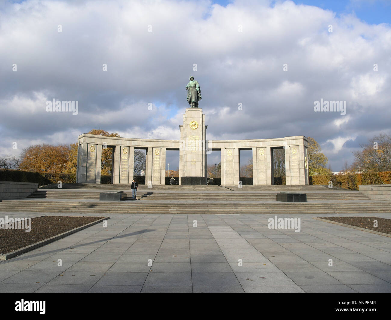Soviet war memorial Berlin for soldiers killed during the battle of ...