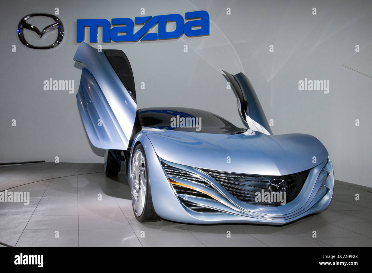 Futuristic Mazda Taiki concept sports car at Tokyo Motor Show 2007 ...