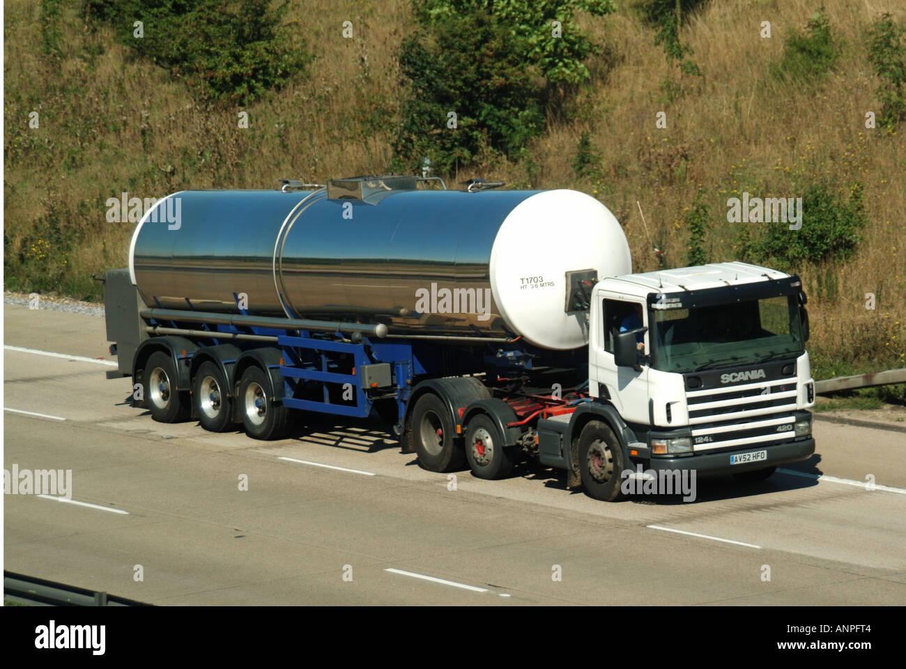 Tanker lorries hi-res stock photography and images - Alamy