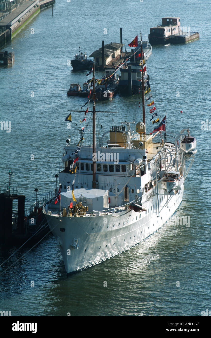 Hms president hi-res stock photography and images - Alamy