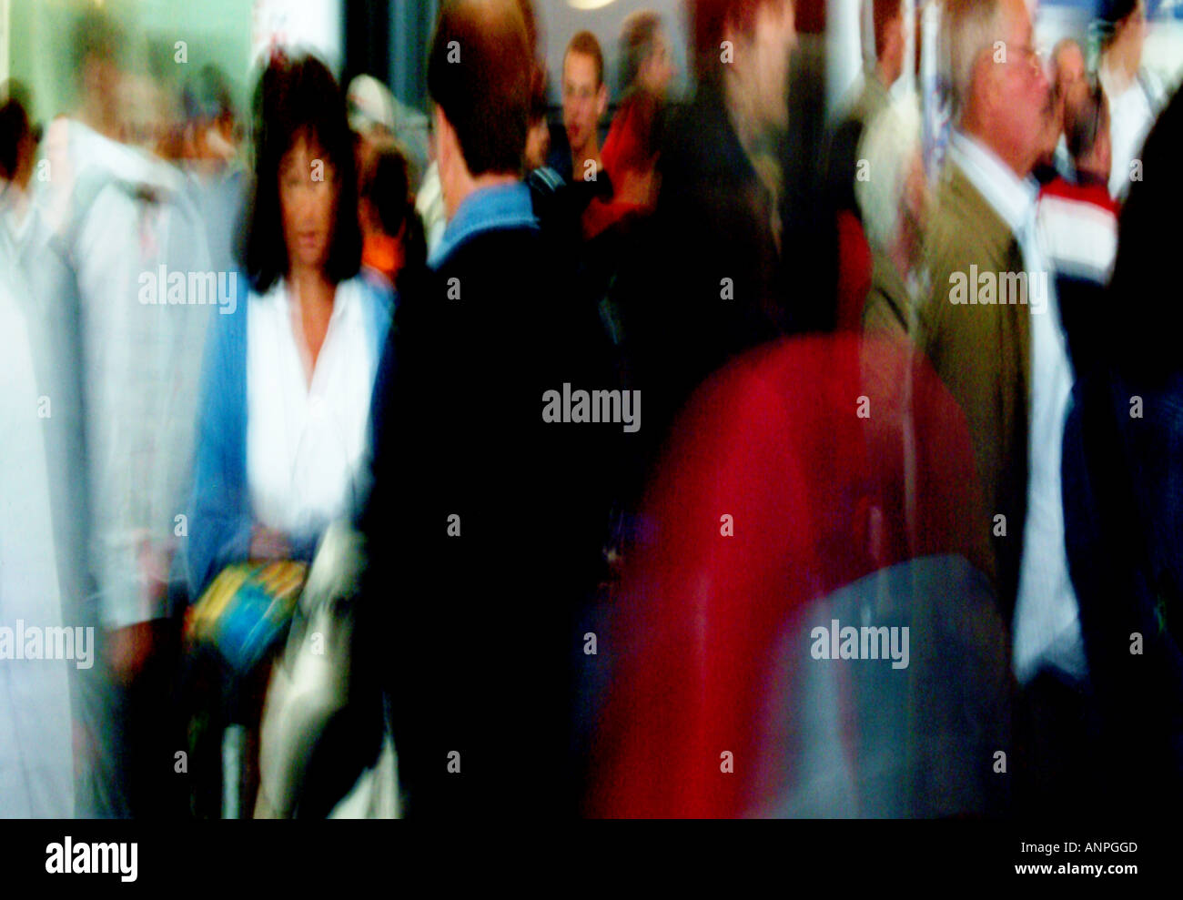 Crowded foyer hi-res stock photography and images - Alamy