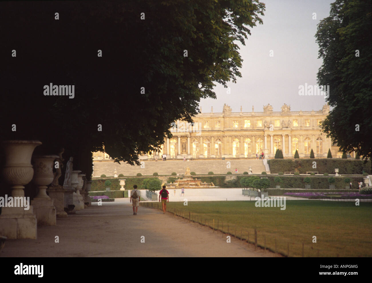 Lawn versailles paris france hi-res stock photography and images - Alamy