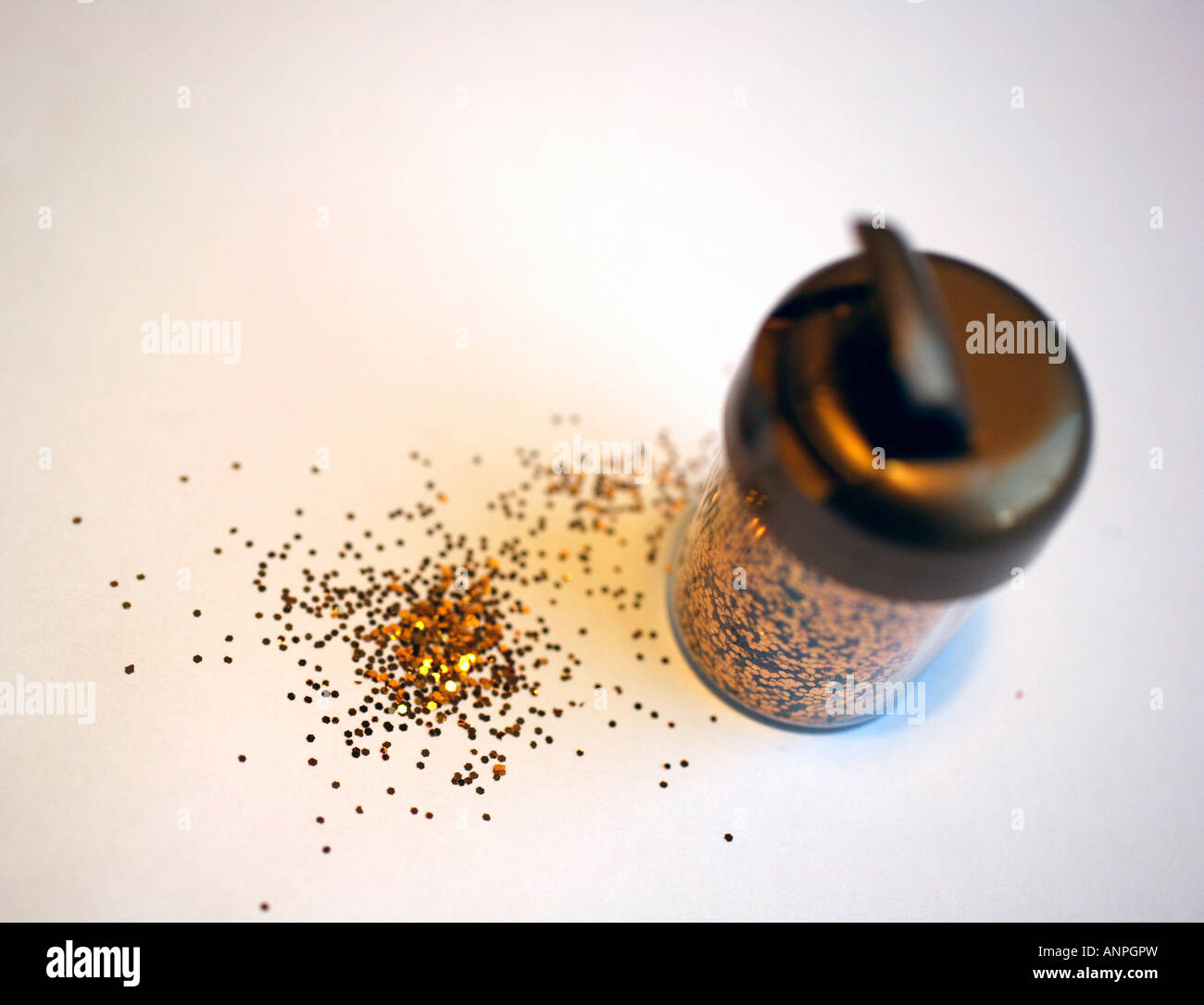 Pot of gold glitter Stock Photo - Alamy