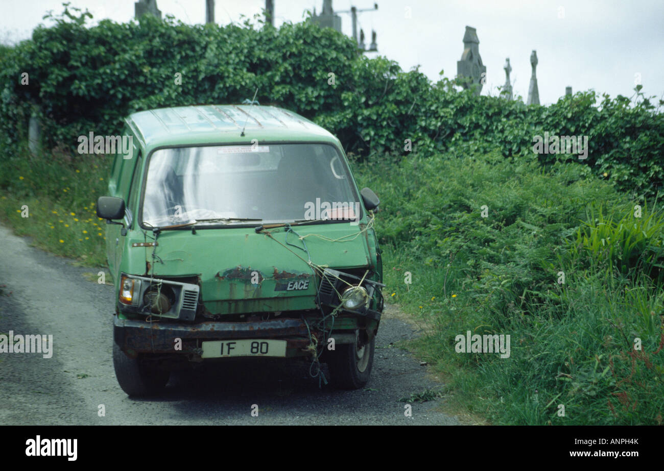 damaged old van Stock Photo - Alamy