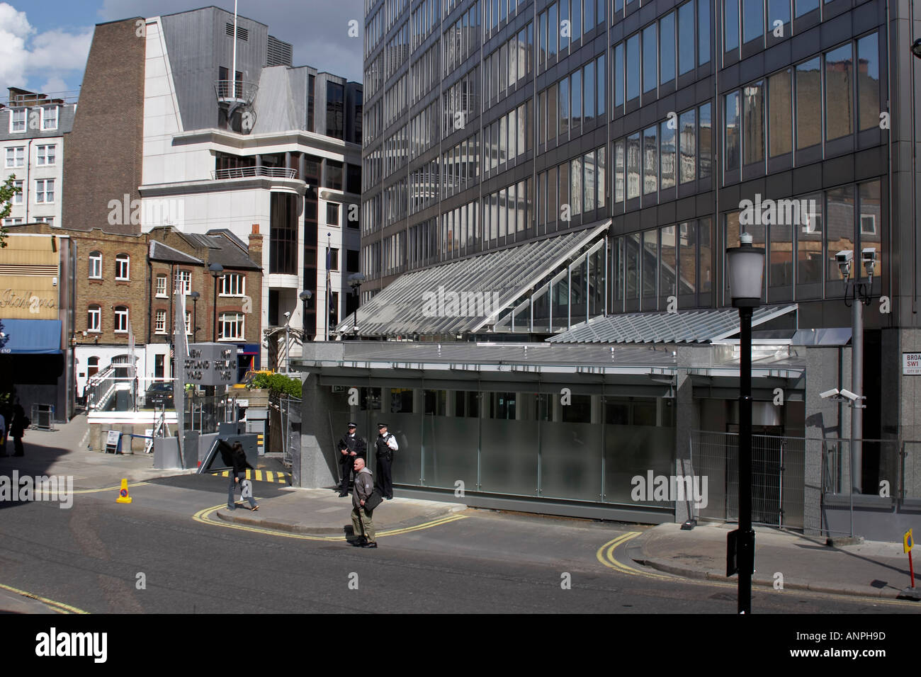 Headquarters of Metropolitan Police at Scotland Yard London SW1 England ...