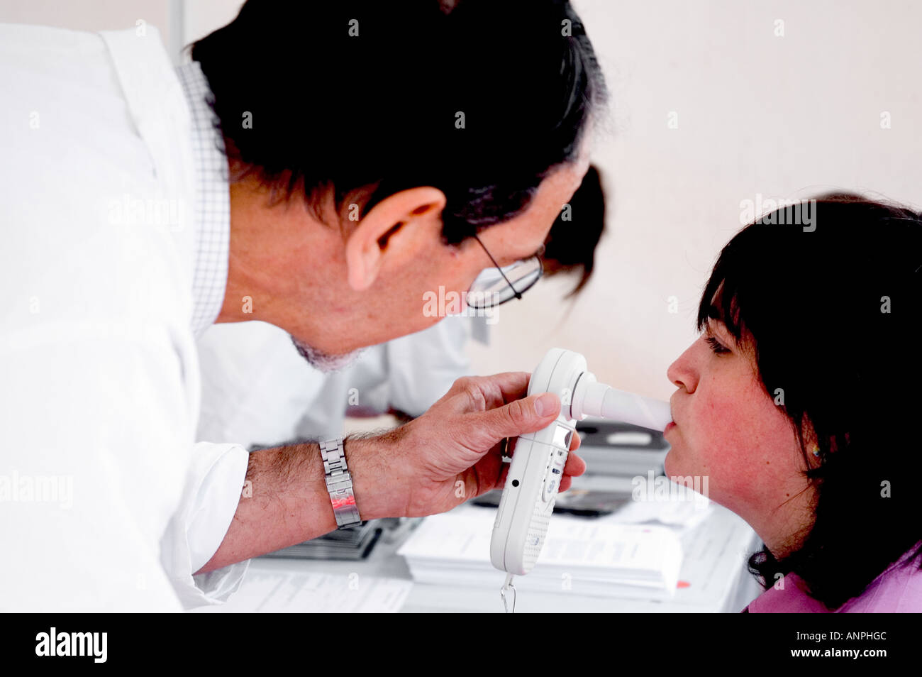 breath test - test to measure carbon monoxide levels Stock Photo - Alamy