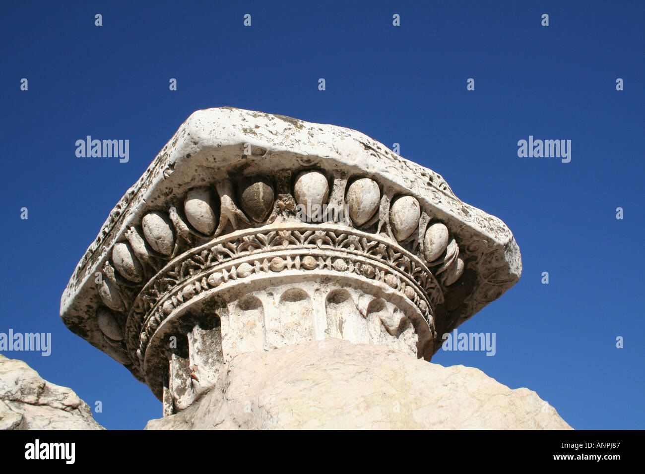 Capital column ancient hi-res stock photography and images - Alamy