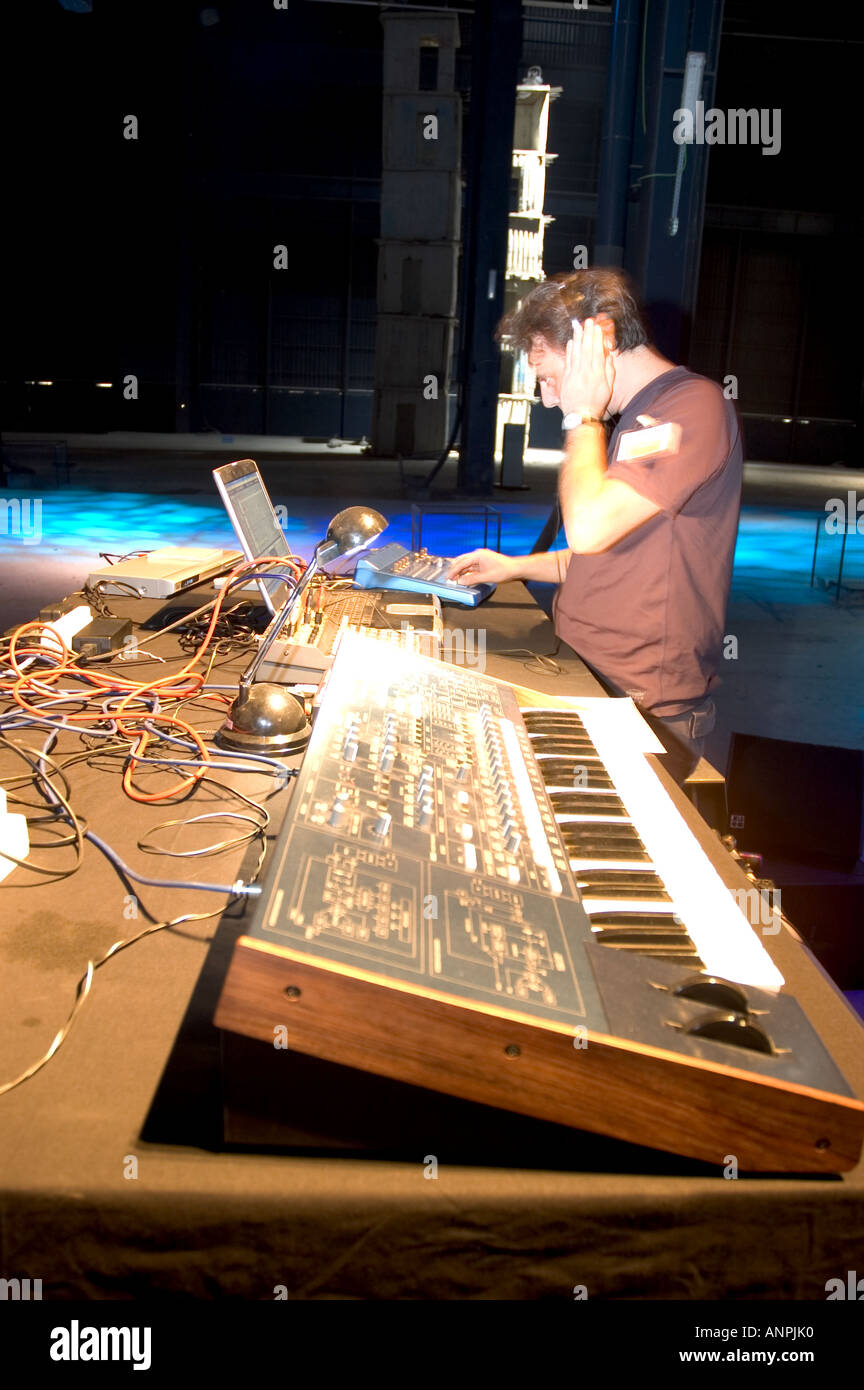 Sound check hi-res stock photography and images - Alamy