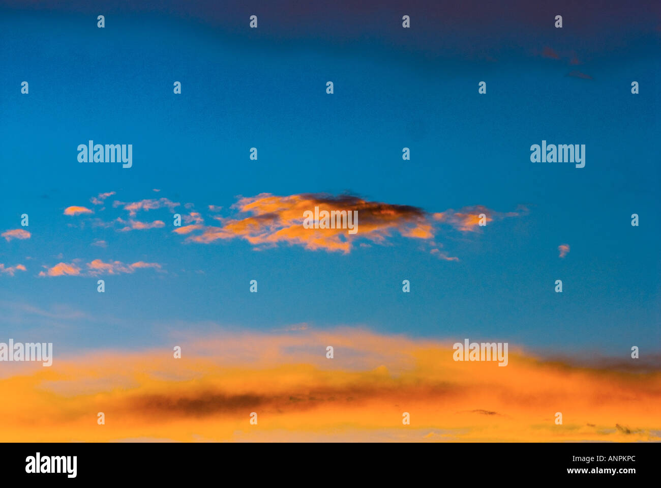 Vertically developed cloud hi-res stock photography and images - Alamy