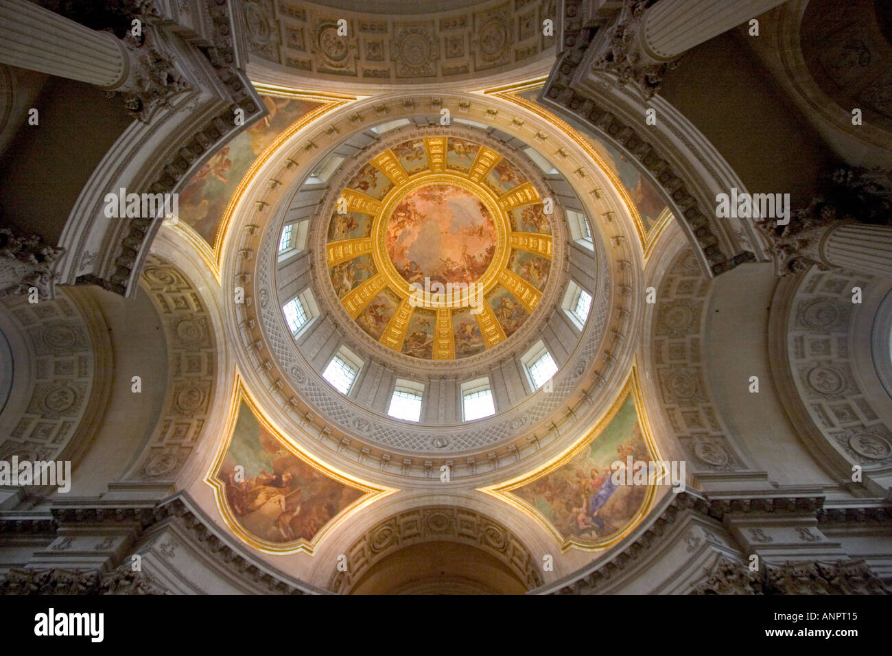 Interior dome hôtel des invalides hi-res stock photography and images ...