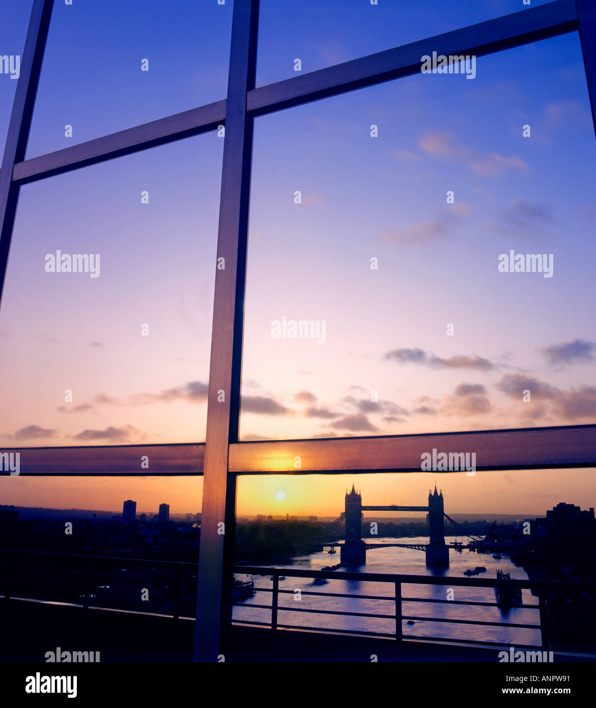 Stock exchange bridge hi-res stock photography and images - Alamy