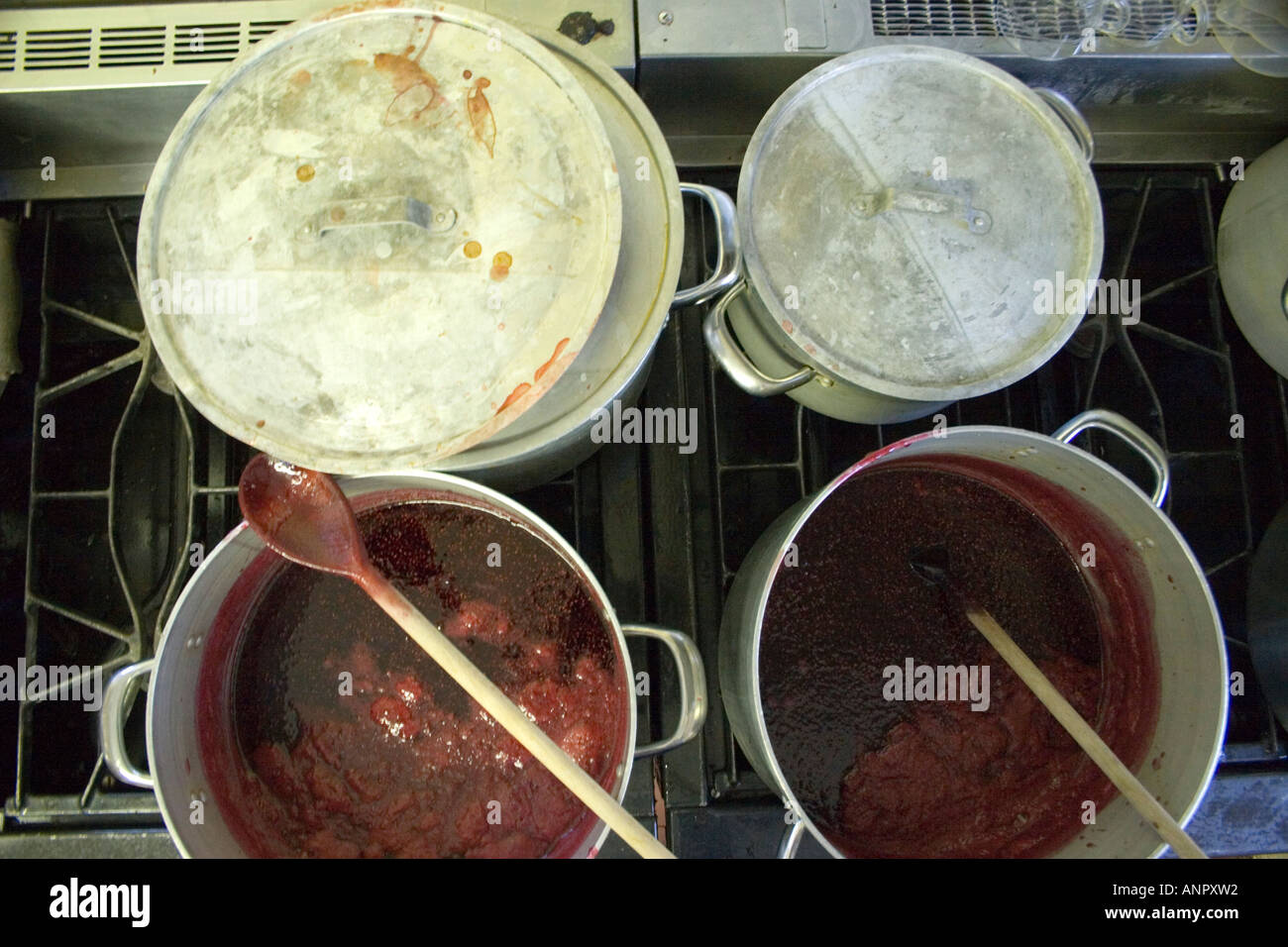 Fruit boiling in pan to make Jam Stock Photo - Alamy