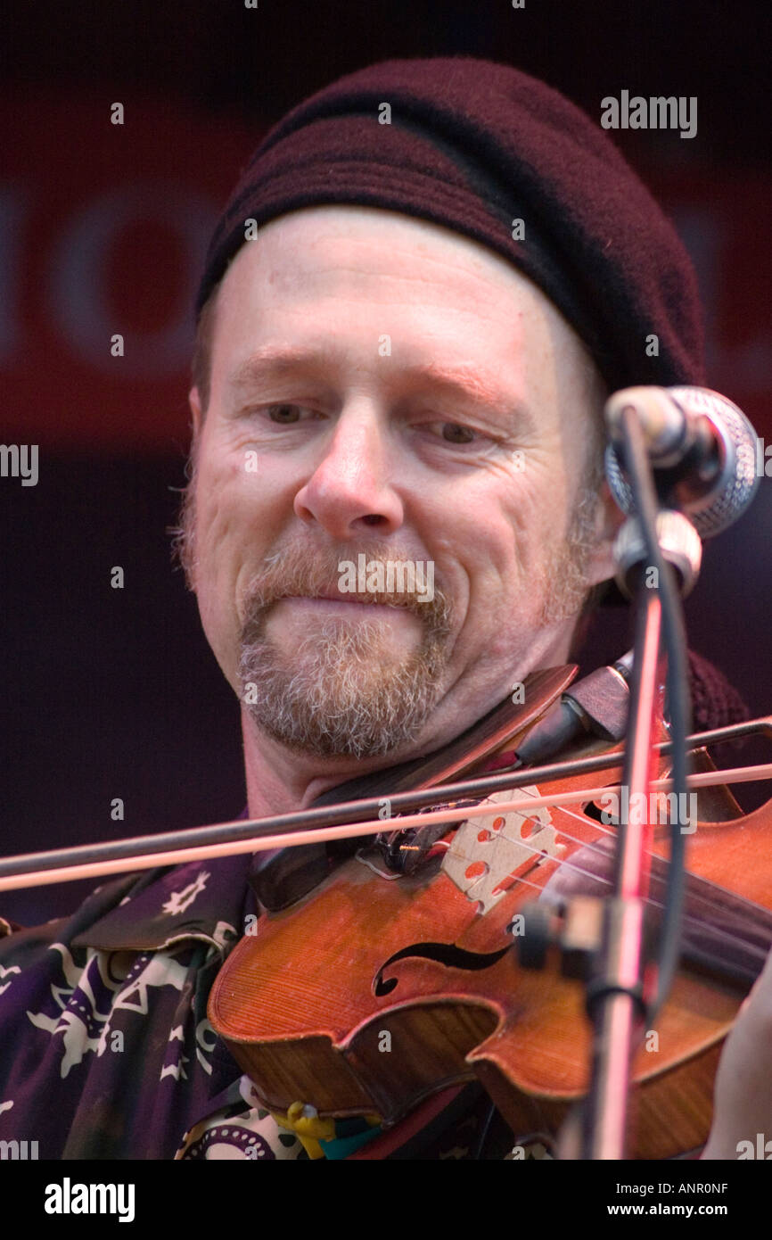 Bluegrass fiddle hi-res stock photography and images - Alamy