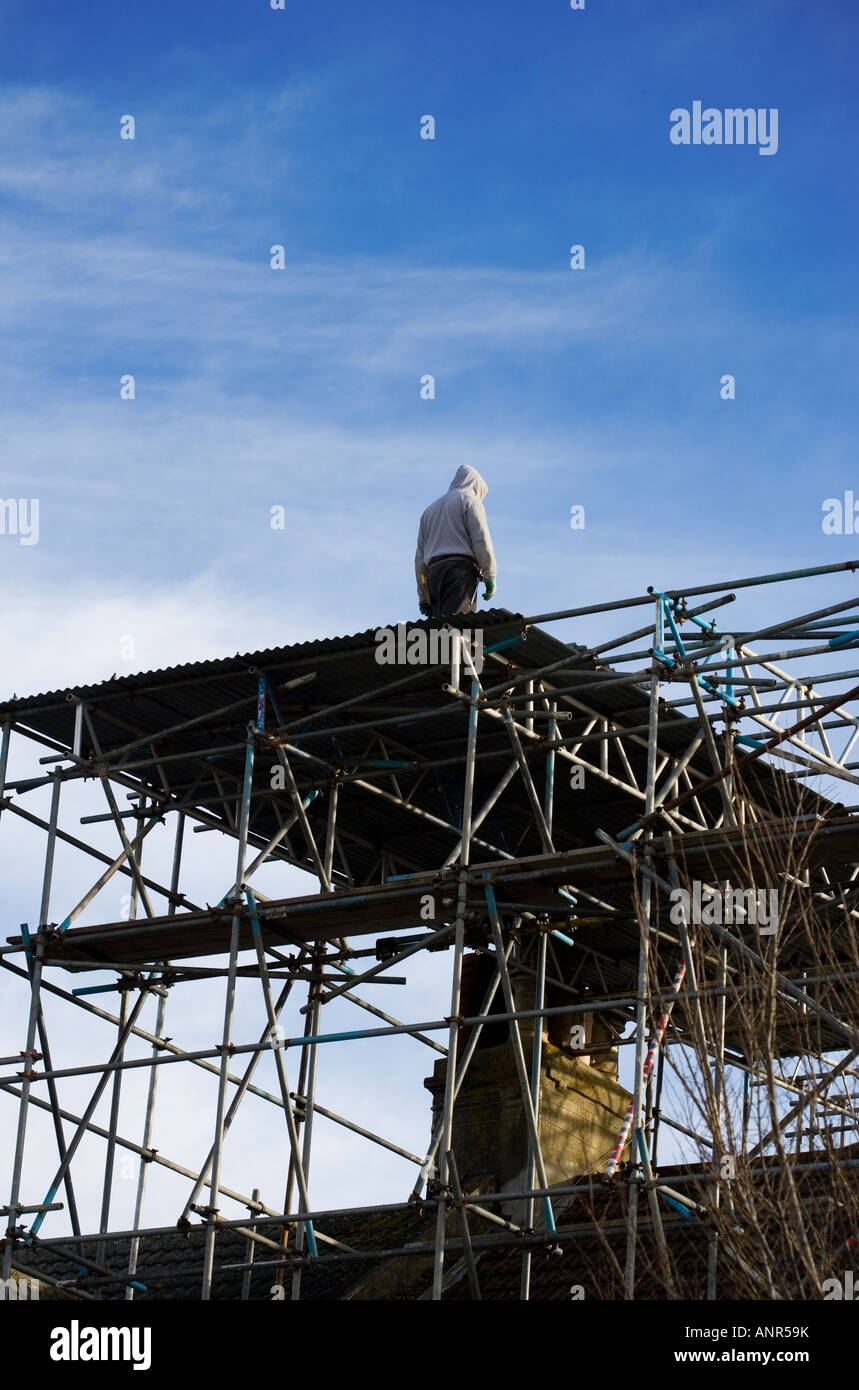 Scaffold scaffolding hi-res stock photography and images - Alamy