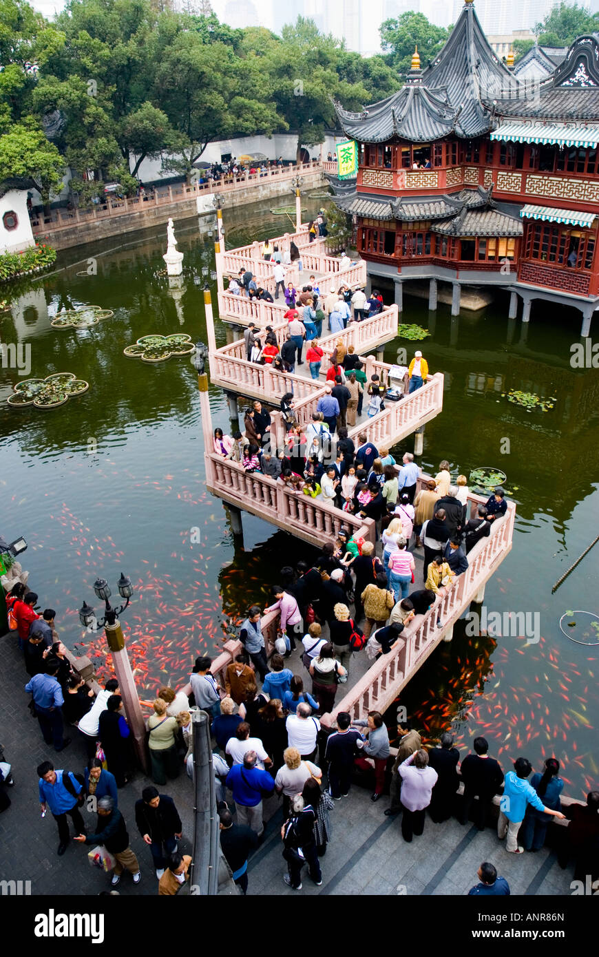 The Bridge of Nine Turns, Yu yuan Garden Shanghai,China Stock Photo - Alamy