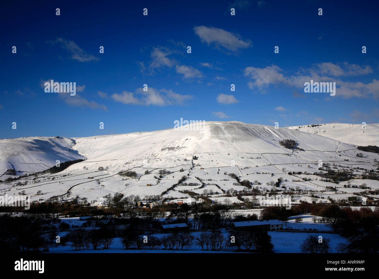 Winter snow Grindslow Knoll Edale Valley Peak District National Park ...