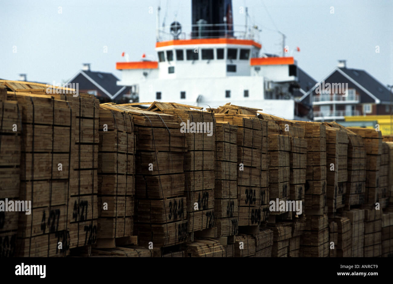 Uk timber imports hi-res stock photography and images - Alamy