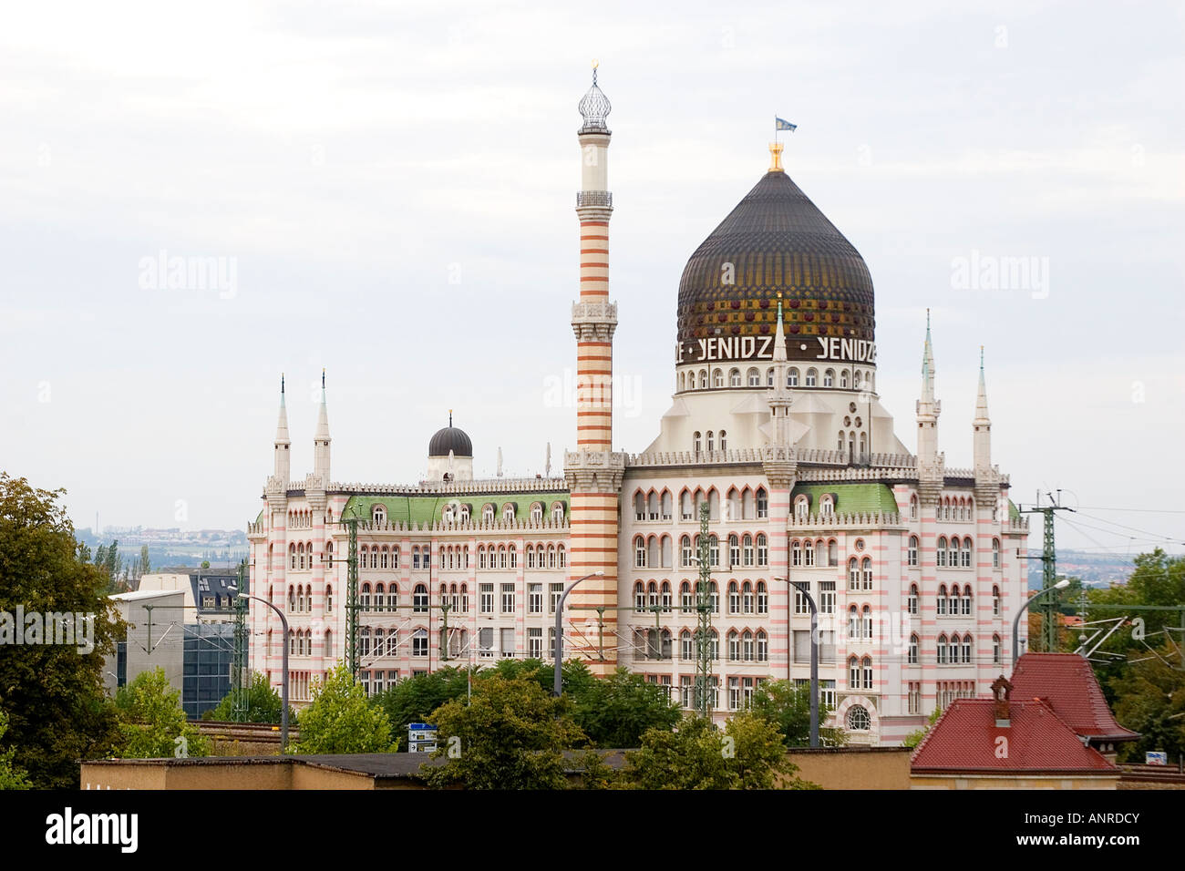 Mosque and banner hi-res stock photography and images - Alamy