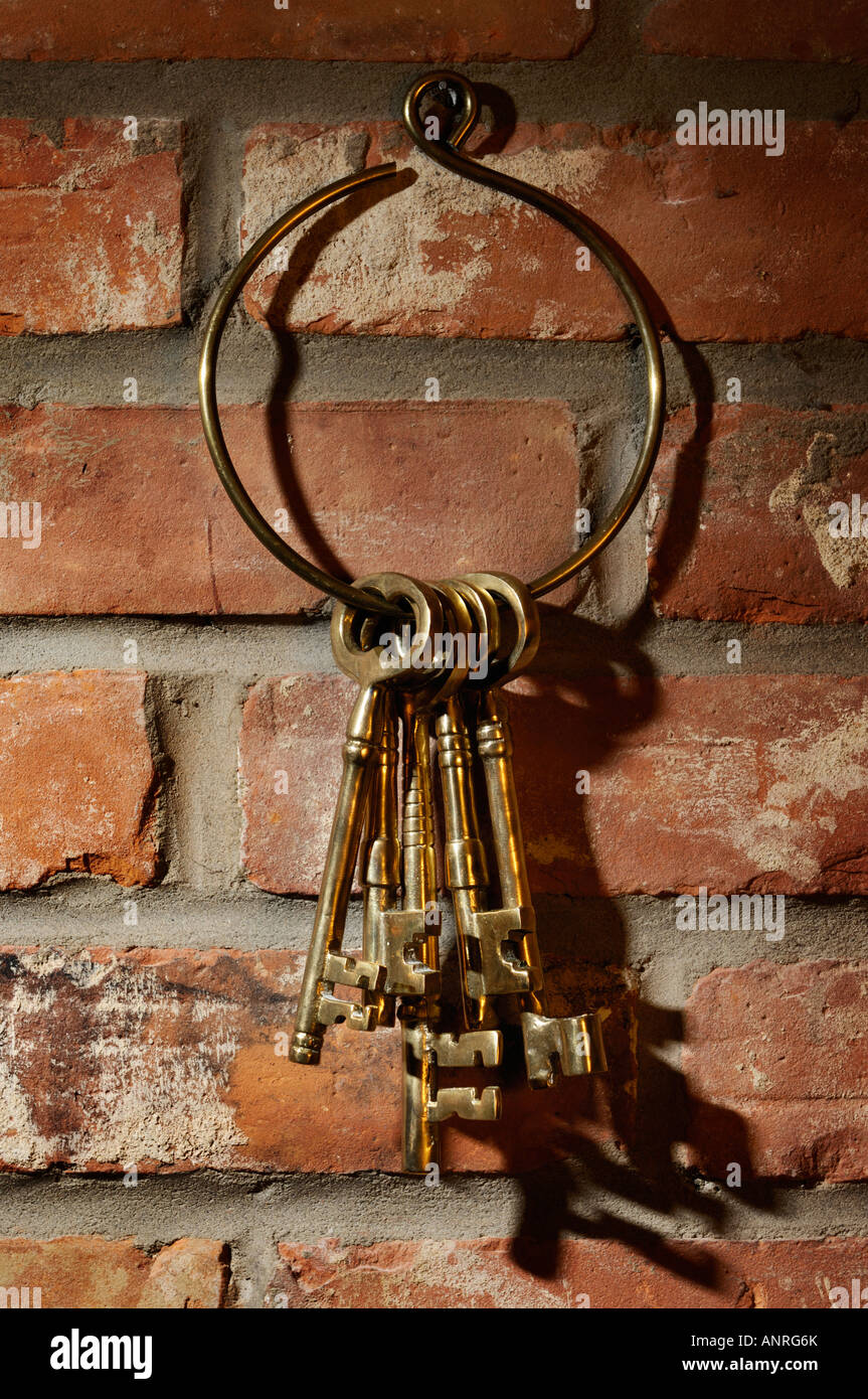 Dungeon keys hi-res stock photography and images - Alamy