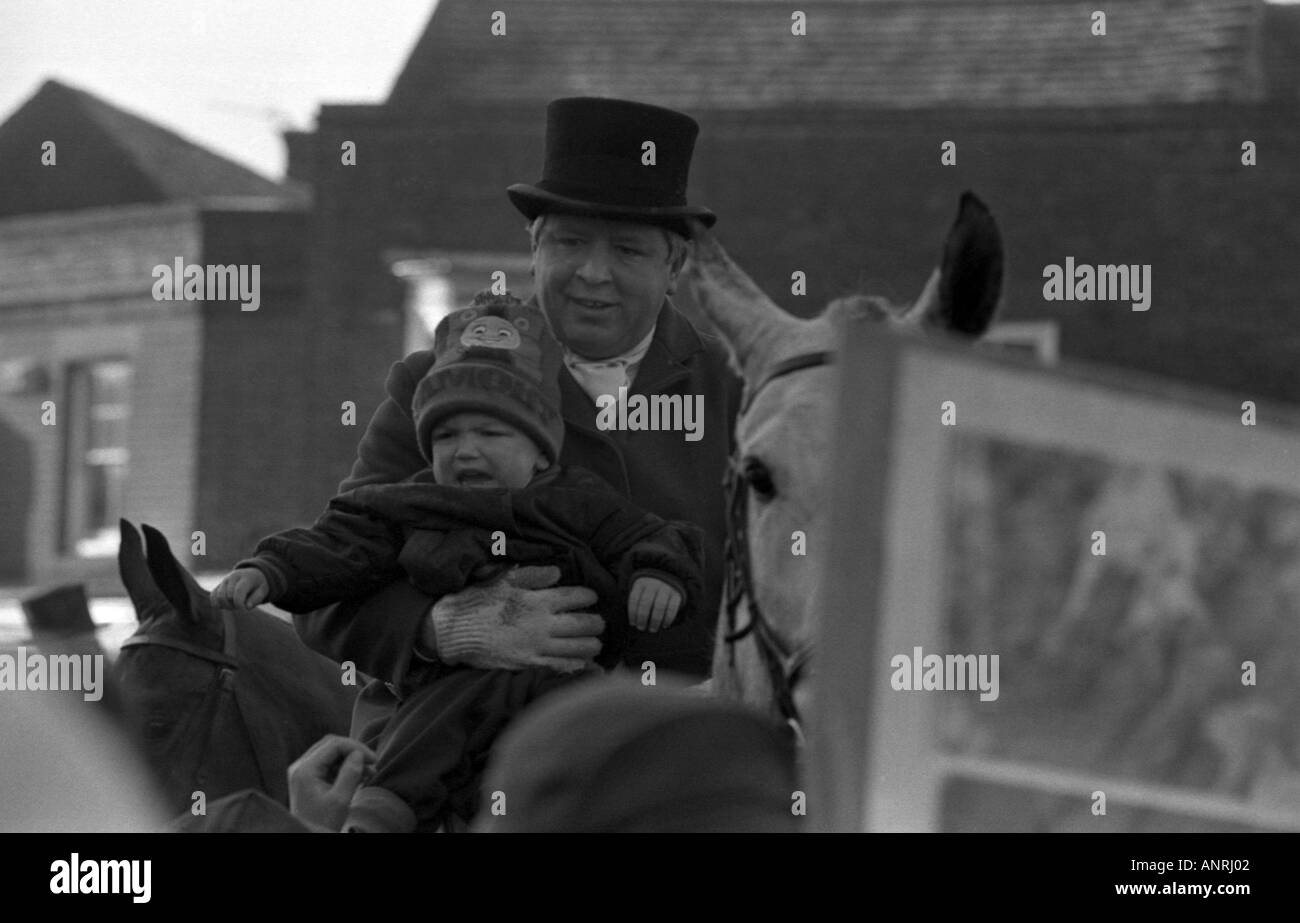 Hunters hunter hunting Black and White Stock Photos & Images - Alamy