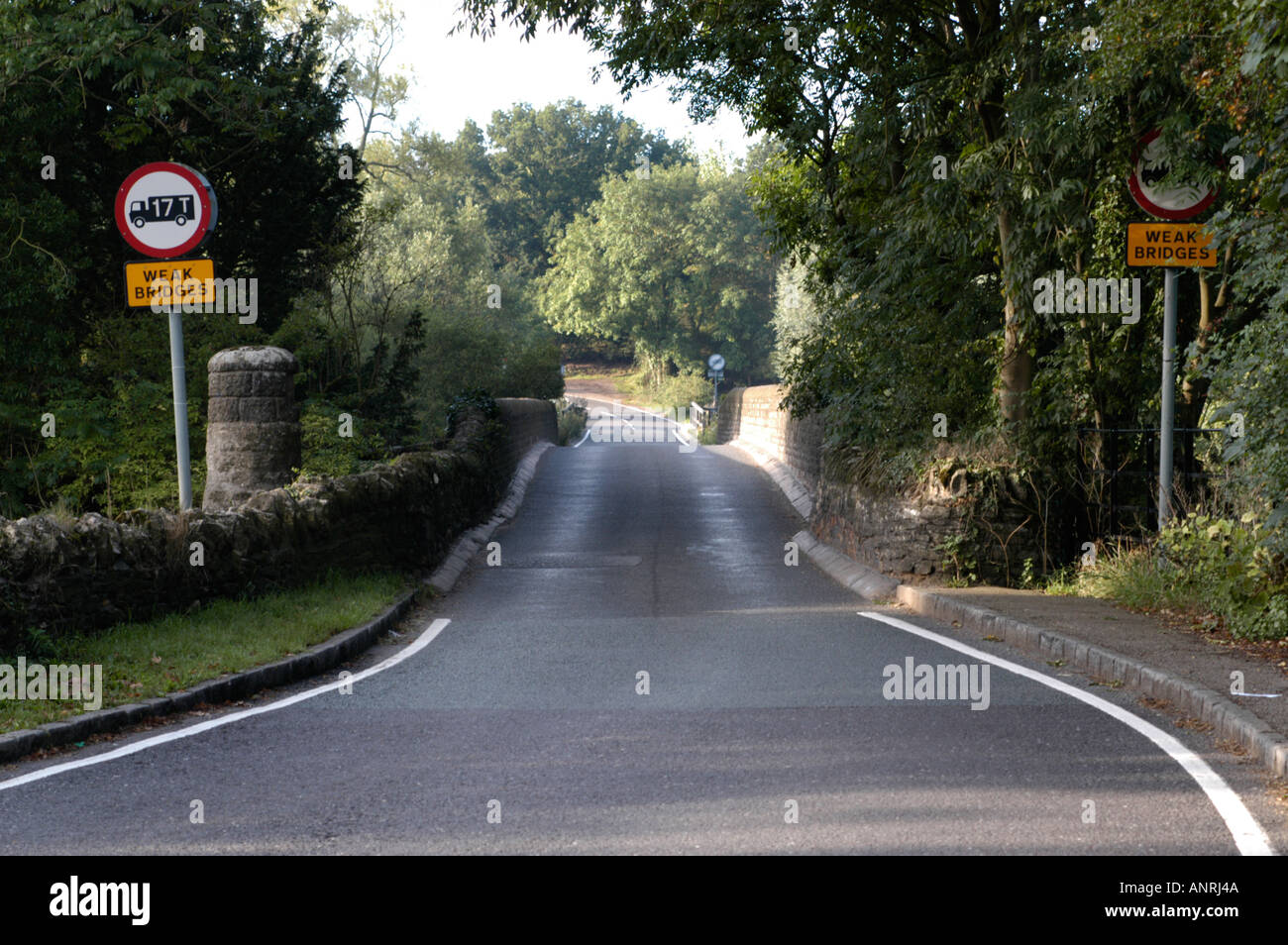Weak bridges hi-res stock photography and images - Alamy