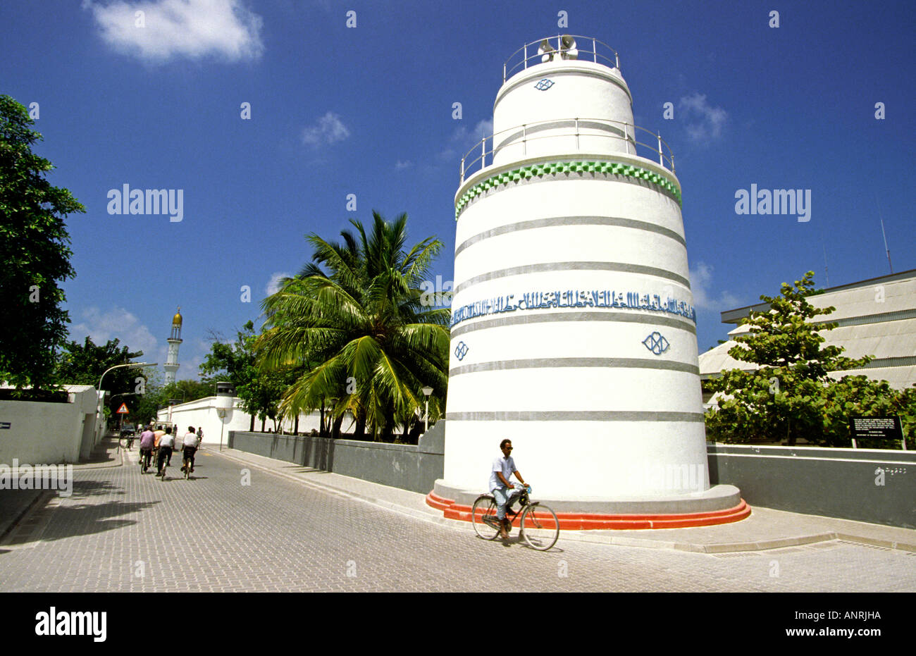 Maldives Male Friday mosque graveyard minaret Stock Photo - Alamy