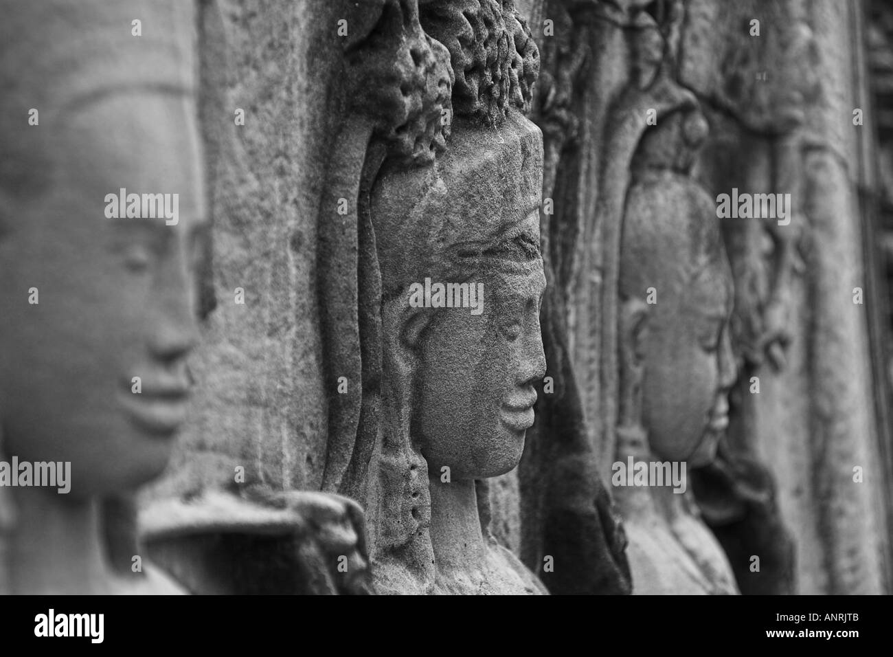 Apsara heavenly nymphs gaze onto the central courtyard at Angkor Wat ...