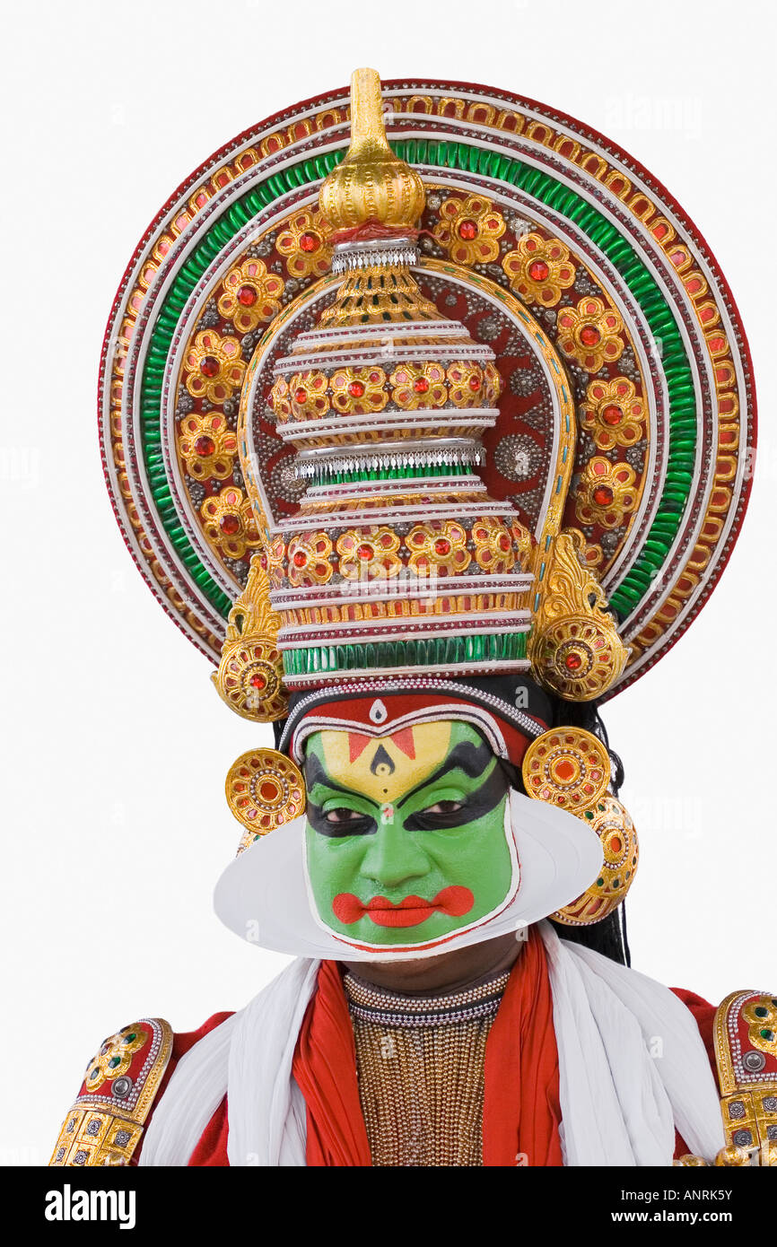 Portrait of a Kathakali dance performer Stock Photo - Alamy