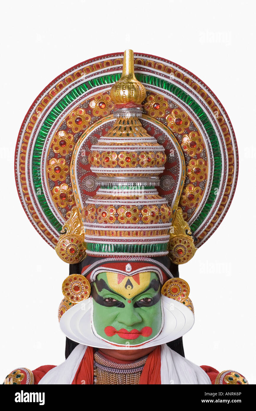 Portrait of a Kathakali dance performer Stock Photo - Alamy