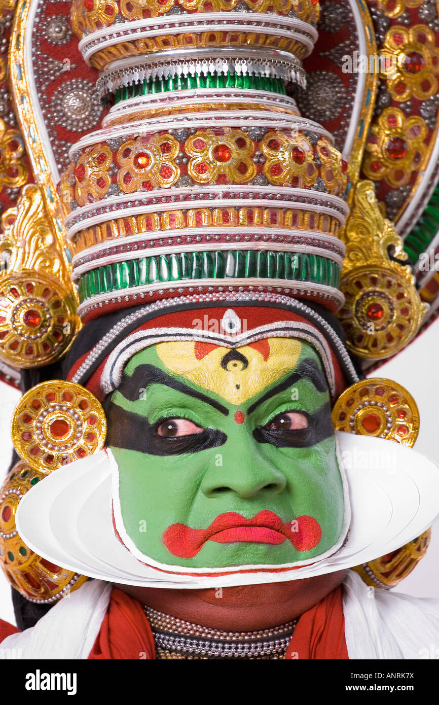 Close-up of a Kathakali dance performer Stock Photo - Alamy