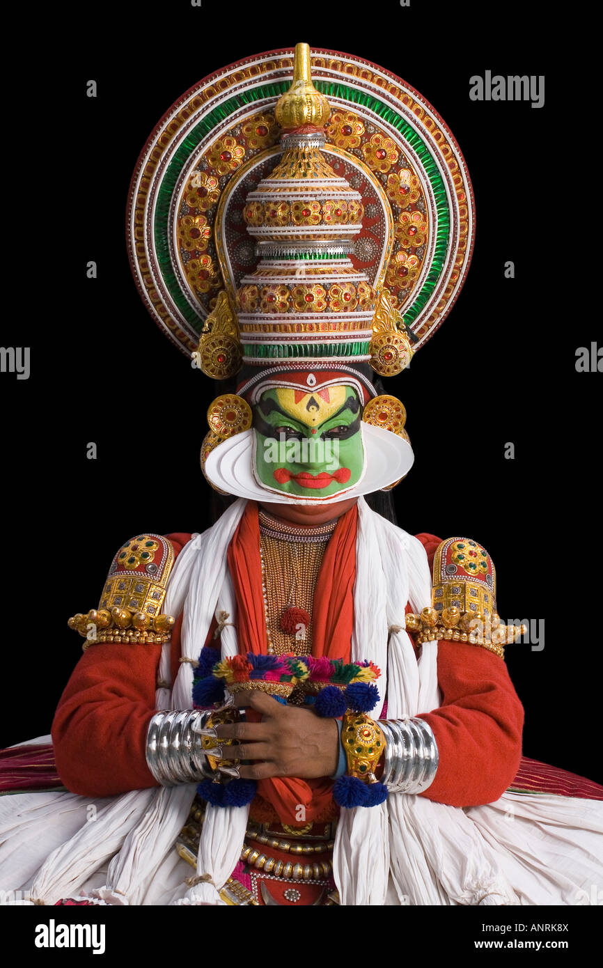 Close-up of a Kathakali dance performer Stock Photo - Alamy