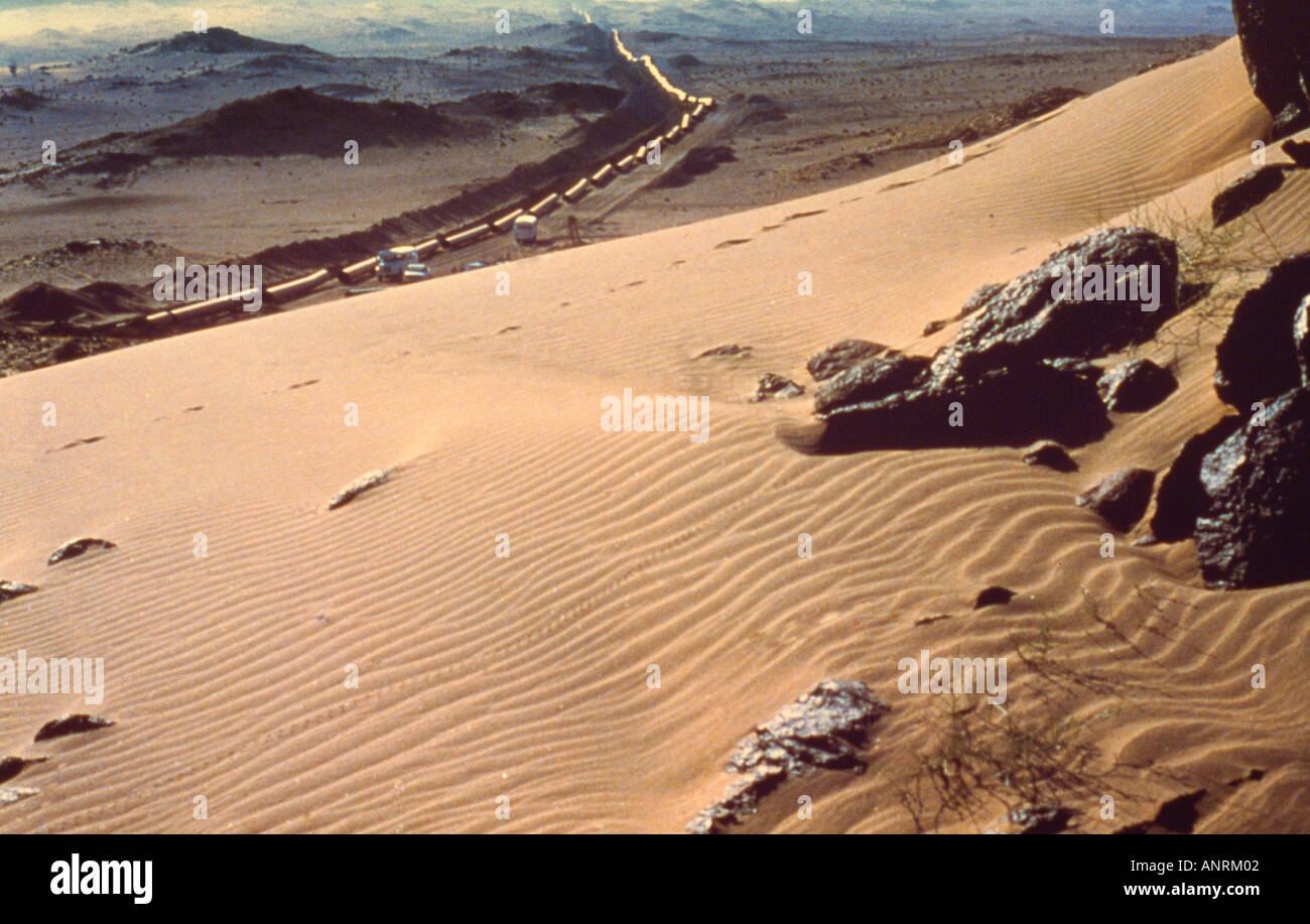 Sahara Algeria Pipelines Through Desert Stock Photo - Alamy