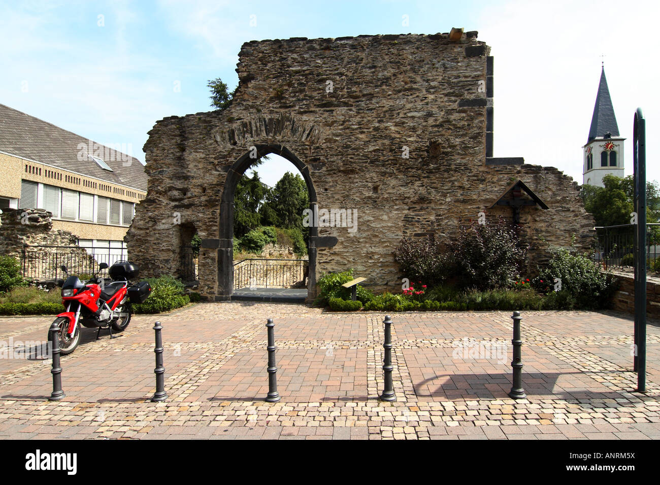 Gate of the Roman ruin Stock Photo - Alamy
