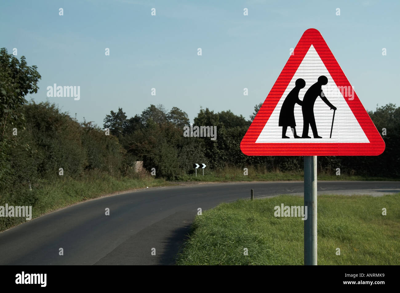 Elderly people crossing road sign hi-res stock photography and images ...