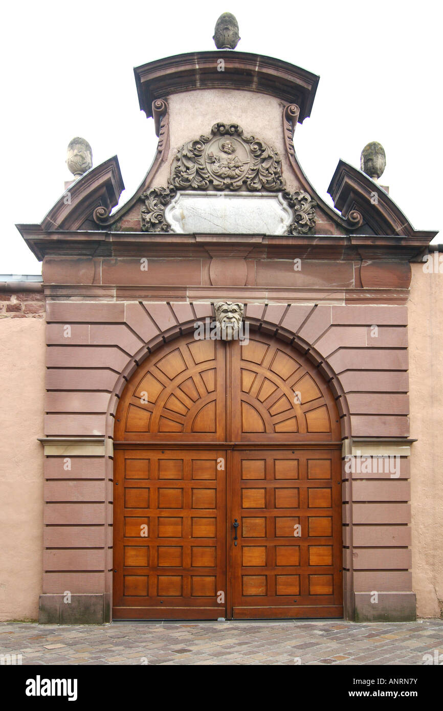 Historical gate hi-res stock photography and images - Alamy